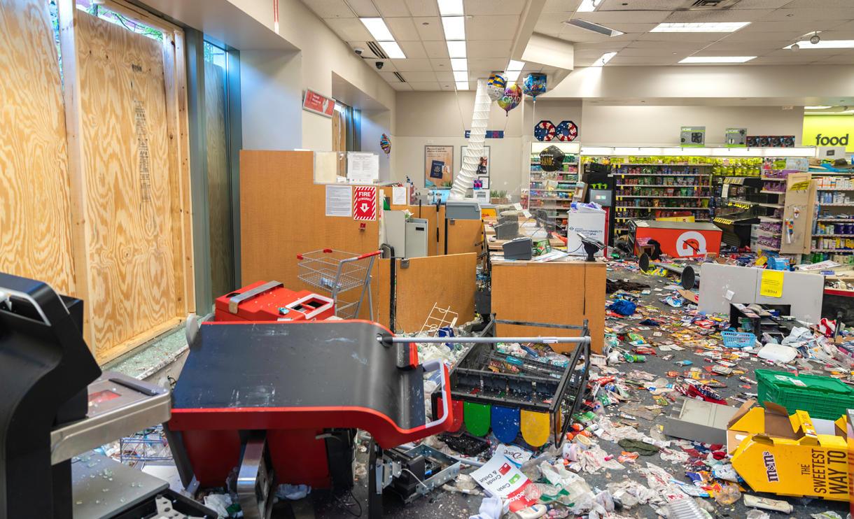 The Looters Are Coming!